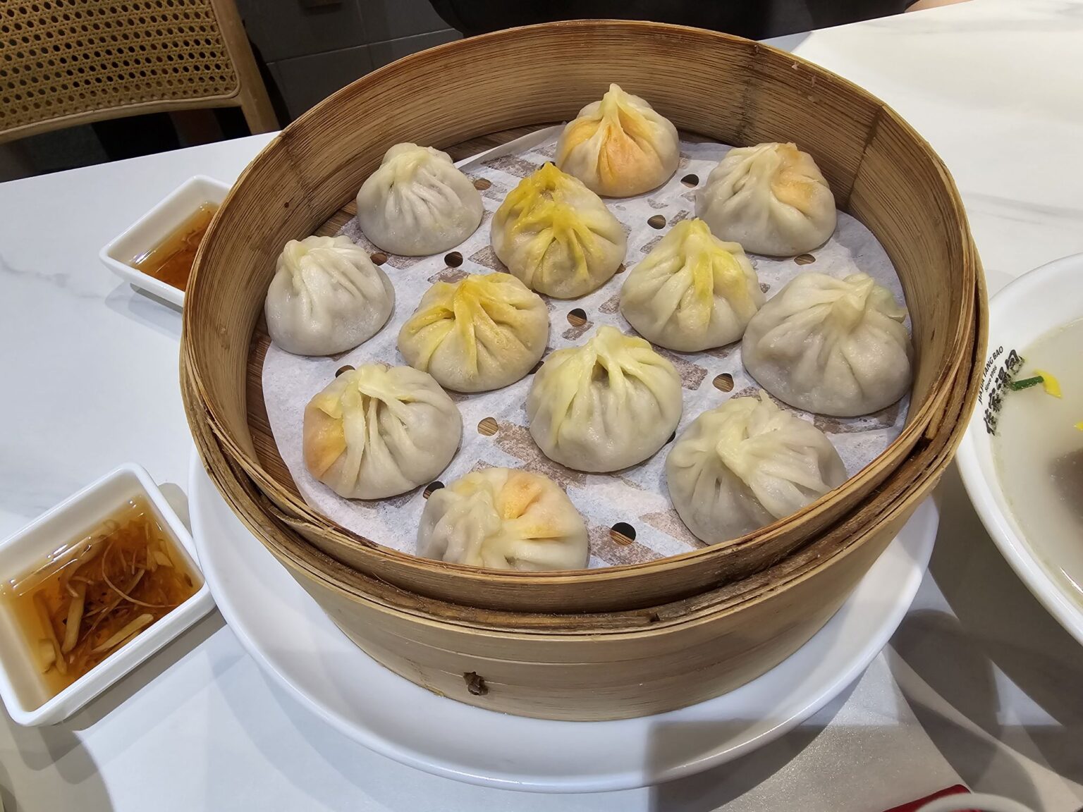 【佳家汤包】中国の有名な上海の蟹味噌小籠包と蟹味噌そば食べてみたよ佳家湯包中国上海市黄浦区旅行グルメ – 東京話題ネット