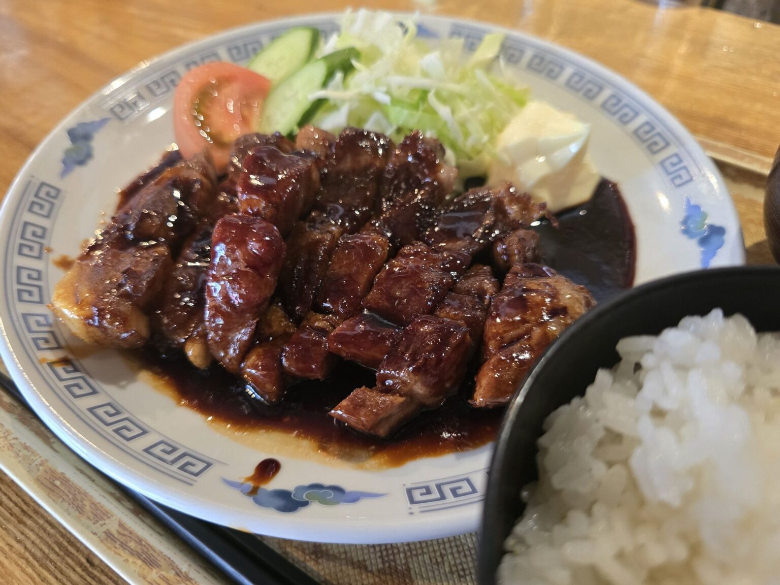 【烏森絶メシ食堂】烏森神社に隠されていた絶品グルメ！ポークソテーライスを食べてみたよ1500円東京都港区新橋グルメ – 東京話題ネット